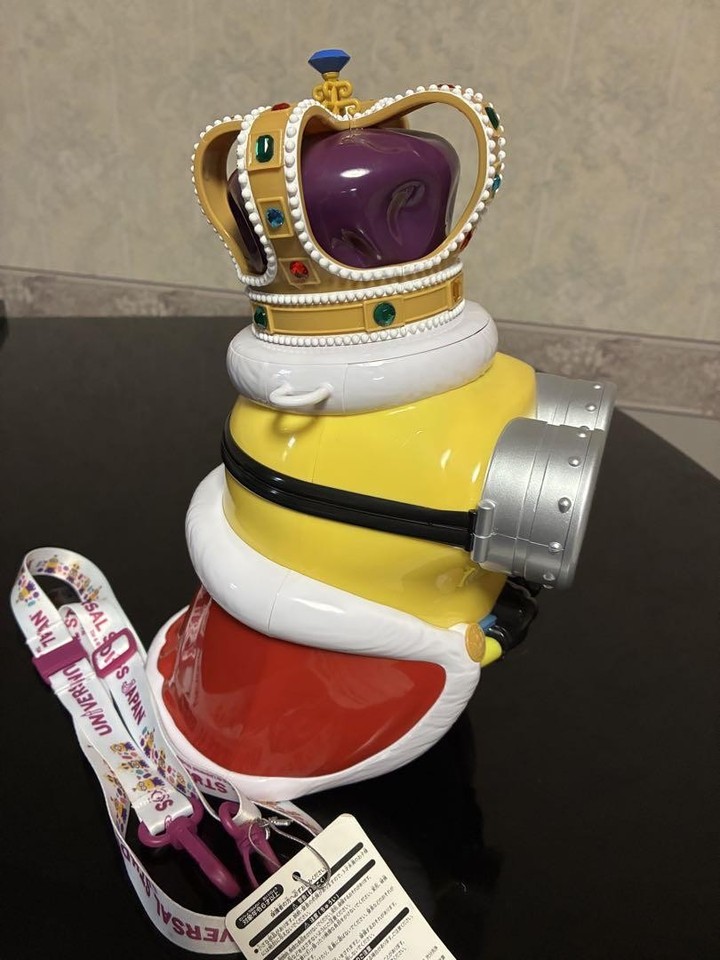 Minion Disney Universal Studios Japan Plastic Popcorn Bucket with Crown ...