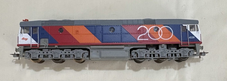 Lima HO NSWGR ‘Bicentennial’ 422 Class Diesel Locomotive | eBay Australia
