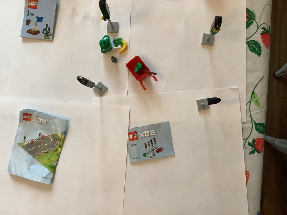 LEGO Xtra: Stoplights (40311), Lego Xtra: Street signs (40312), Lego ...