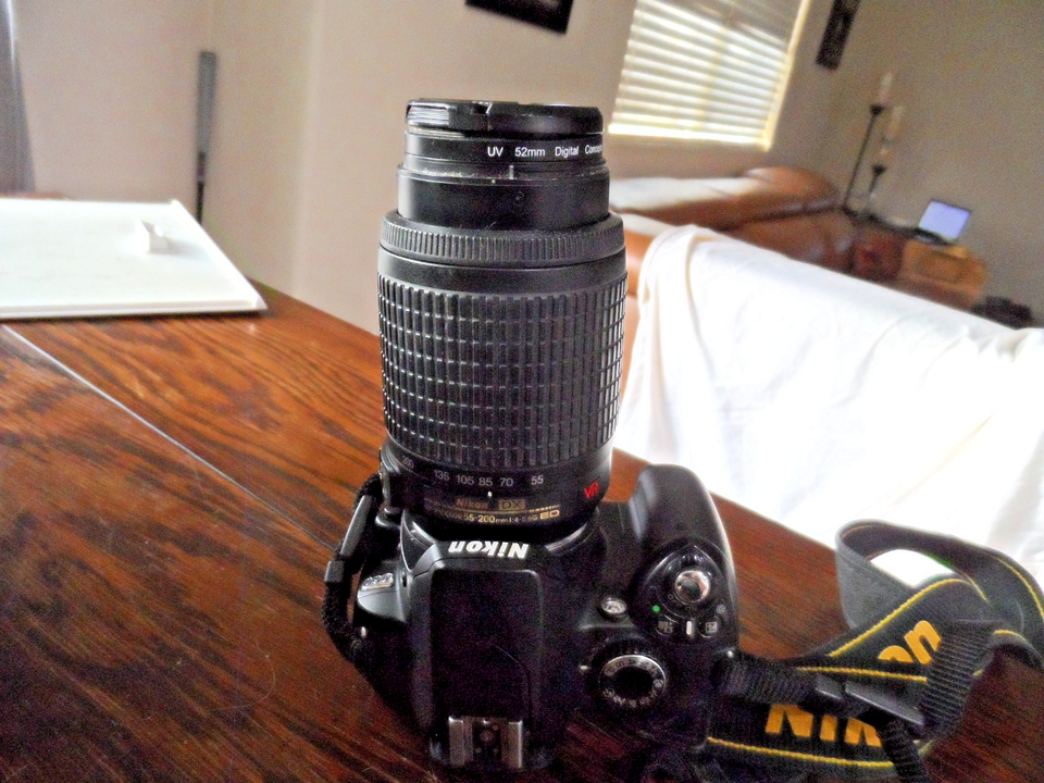 NIKON D60 DSLR DIGITAL WORKING CAMERA BUNDLE 55-200 GOLD DX LENS 10.2 ...