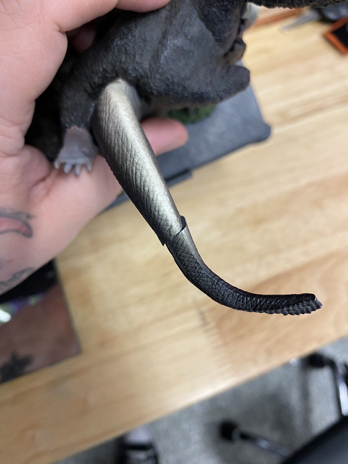 WETA King Kong vs V-Rex Statue Exclusive - USED & Damaged, NO BOX | eBay