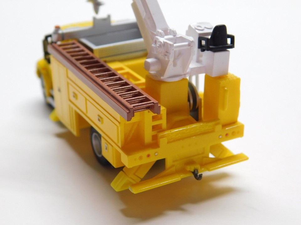 HO SCALE 1/87 INTERNATIONAL YELLOW ALTEC DRILLING TRUCK FOR MODEL TRAIN ...