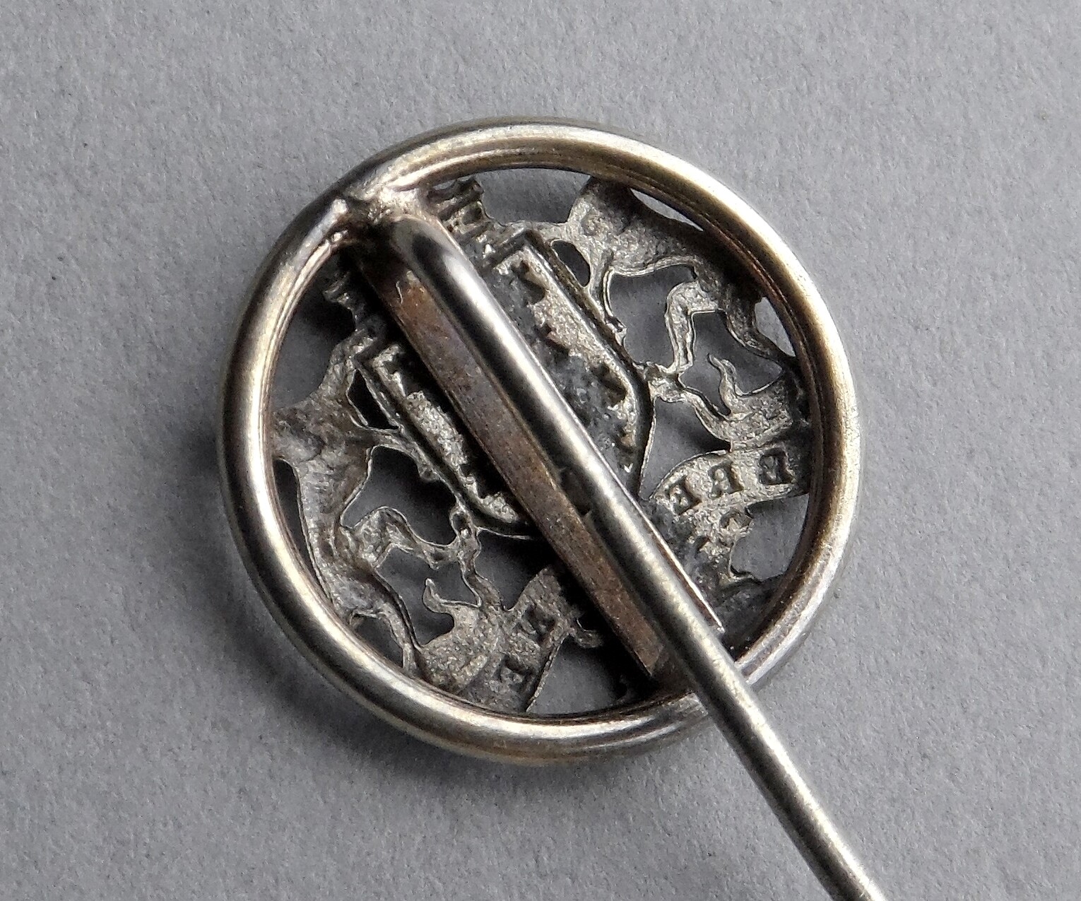 Insigne, épingle pour cravate en argent. Bretagne "Atao Feal" Blason ...