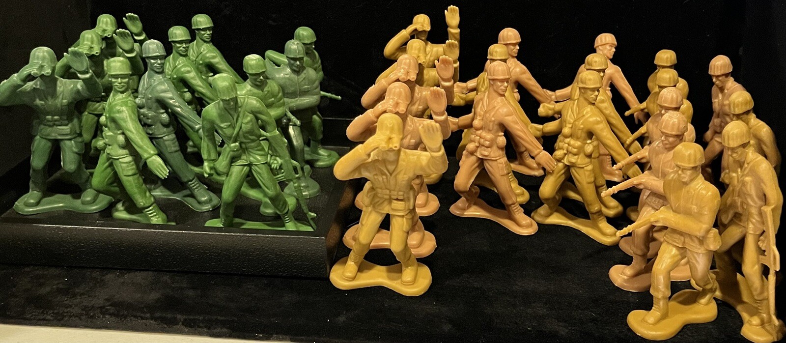 Vintage 4-4.5” Jumbo Green & Tan Army Men Lot (30) Greenbrier FREE ...