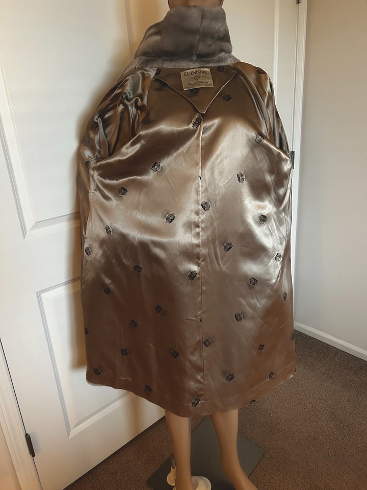 VINTAGE 60s Realistic Silver Faux Fox Fur Lined Coat Pockets Made In ...