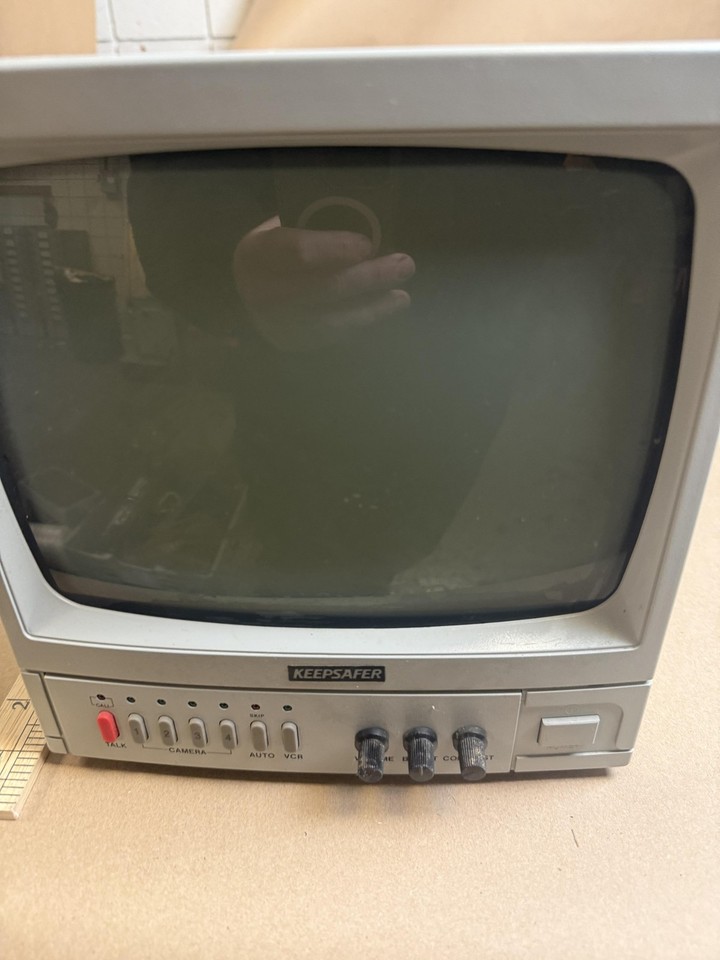 Vintage Keepsafer HVM4 Gray CCTV Video Monitor 4 Camera BNC Wired CRT ...
