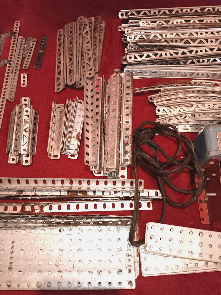 Vintage Gilbert Erector Set 8 1/2 w/Alot Of Pcs Working Motor Please ...