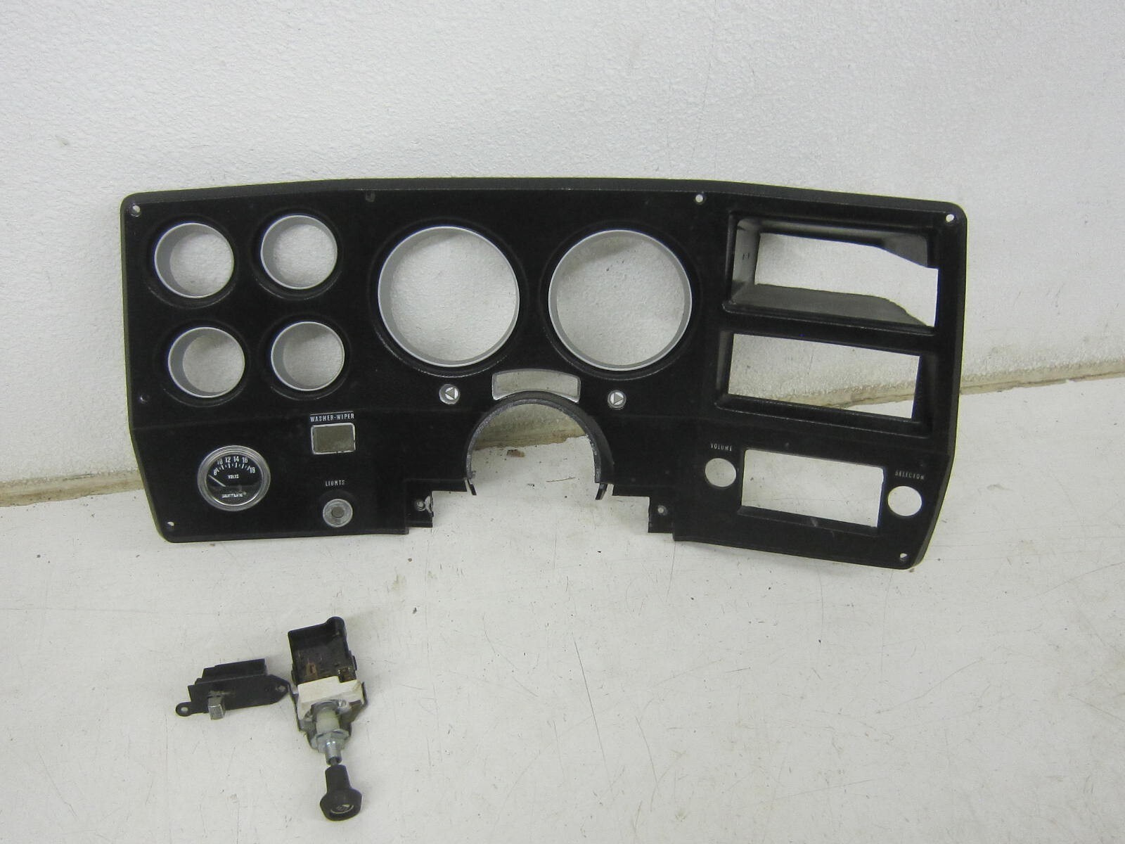 73-74 Chevy/GMC Truck Gauge Cluster Bezel Dash Cover 73-80 C10,20,30 ...