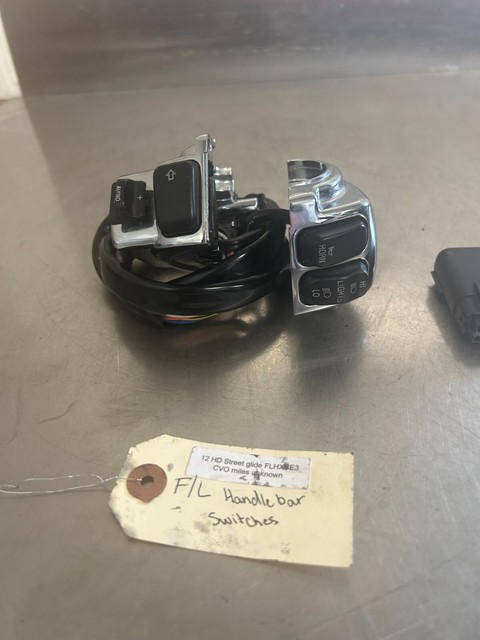 Harley Davidson Volume Control Switch Kit FLHT C OEM 71810 08 for sale ...