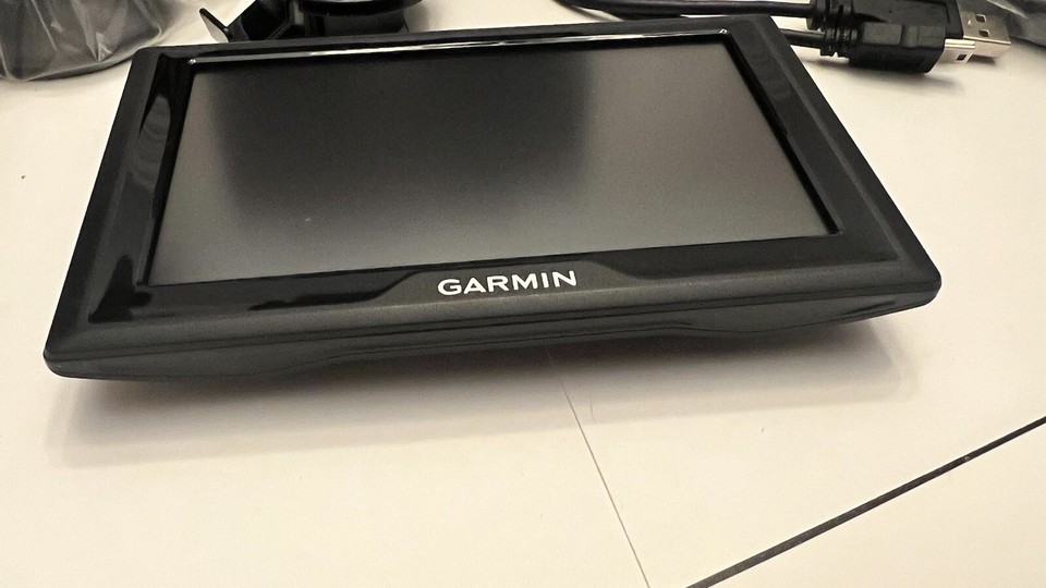 Garmin Drive 51 US + Lifetime Maps Touchscreen Driver Awareness Traffic ...