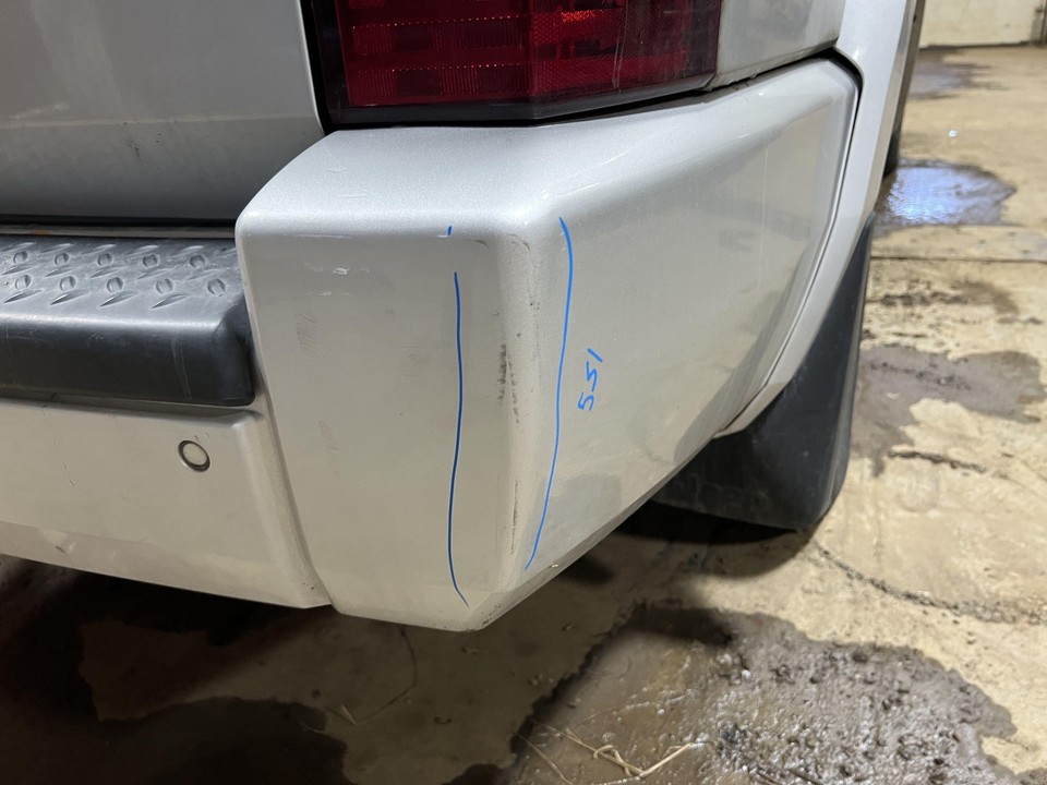 06-10 JEEP COMMANDER REAR BUMPER COVER W/TRAILER HITCH BRIGHT SILVER ...