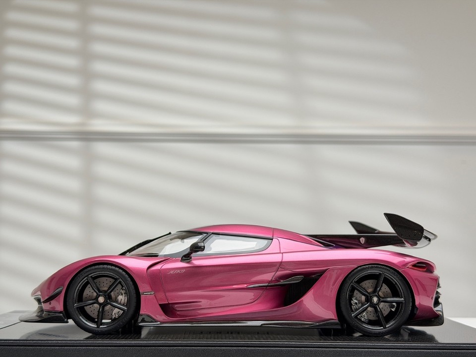 Koenigsegg Jesko (Pink) [FrontiArt] 1/18 scale | eBay UK
