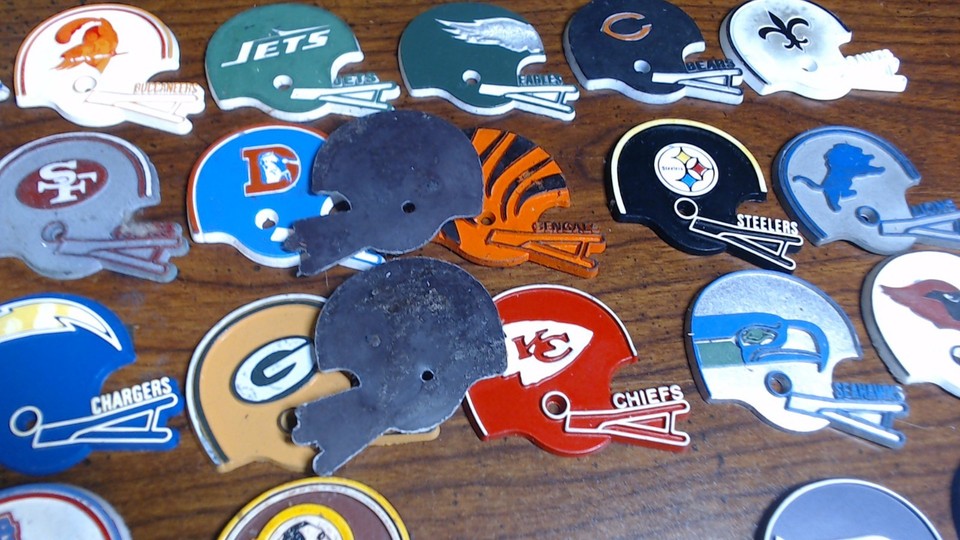 LOT Of 25 1975 NFL Team Helmet Magnets Vintage Refrigerator Football ...