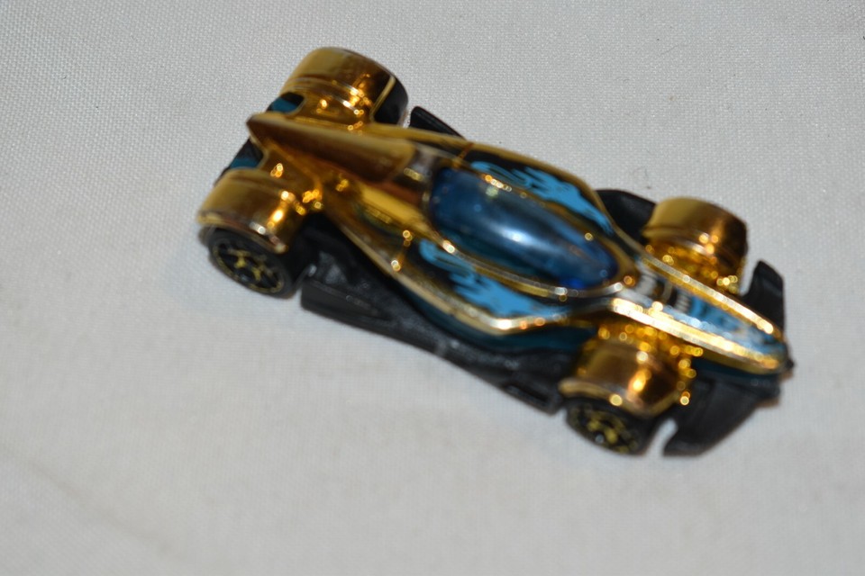Hot Wheels Blue and Gold Car Made in Thailand R0937 G22 | eBay