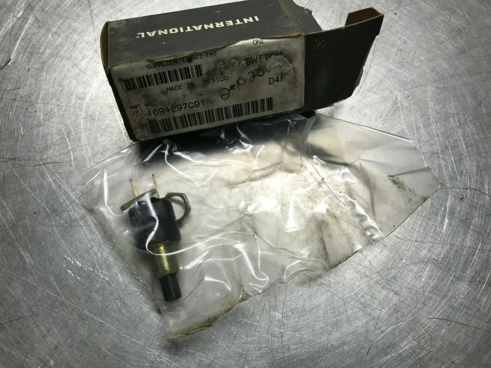 1694297C91 Genuine International Navistar Transmission Reverse Back-Up ...