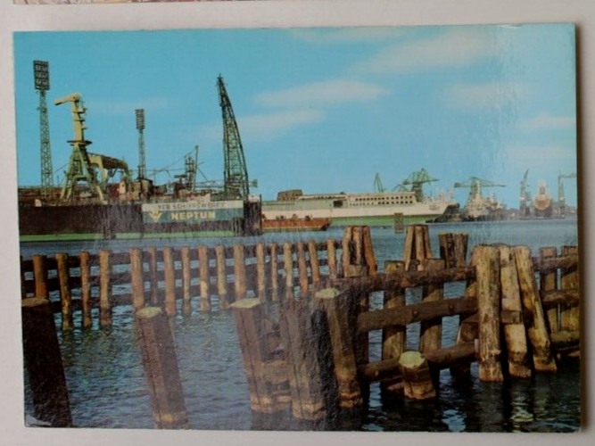 57048 Postkarte VEB Schiffswerft NEPTUN Rostock DDR Kräne und Schiffe ...