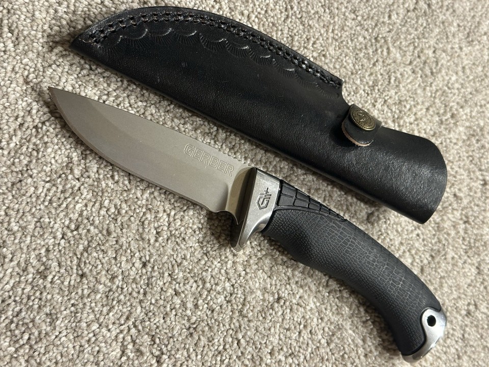 Gerber Gator Premium Fixed Blade Knife S30V Gerber Premium Collectors ...