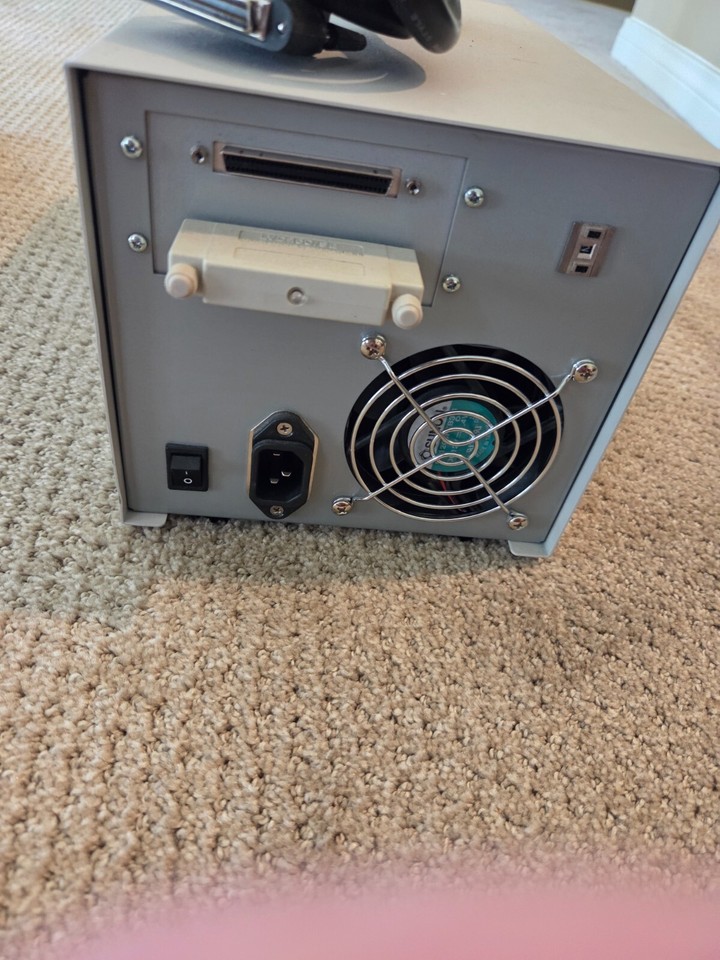 Giga Trend 35/70GB DLT External Back-Up Tape Drive | eBay