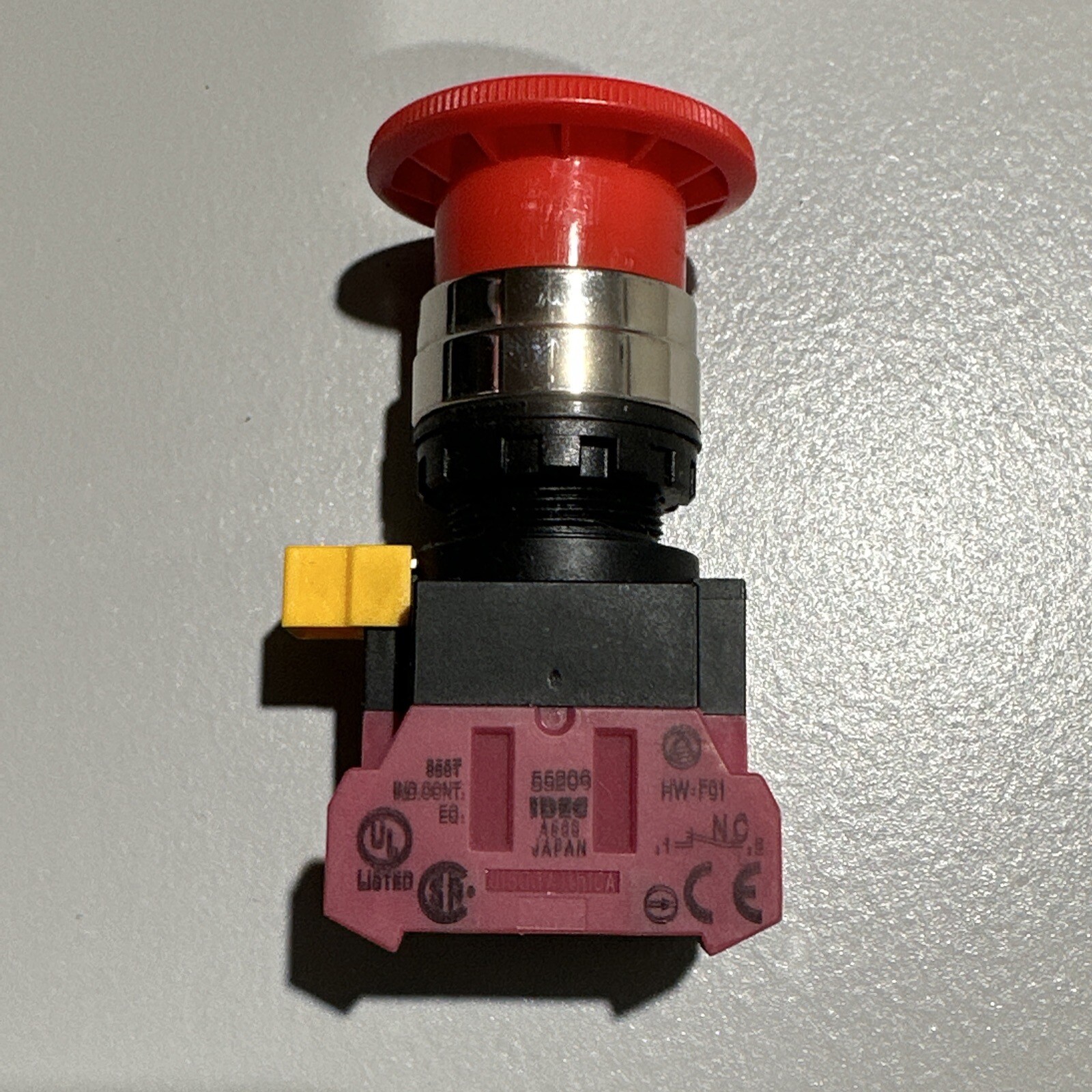 NEW IDEC HW4B-V4F02-R 22 MM PUSHBUTTON RED 2NC EMERGENCY STOP CONTROL ...