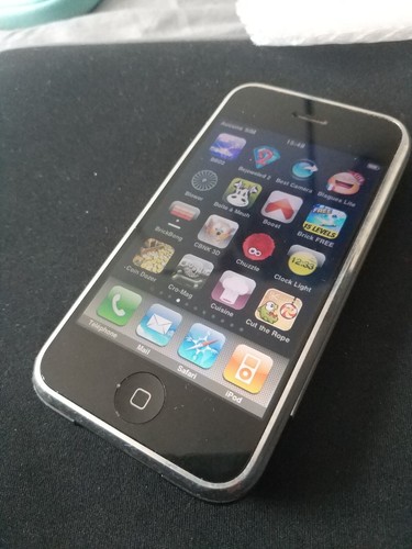 RESERVE iPhone 2G 8GB GB iOS 3.1.3 + Apps Near Good Condition 1st 1st ...