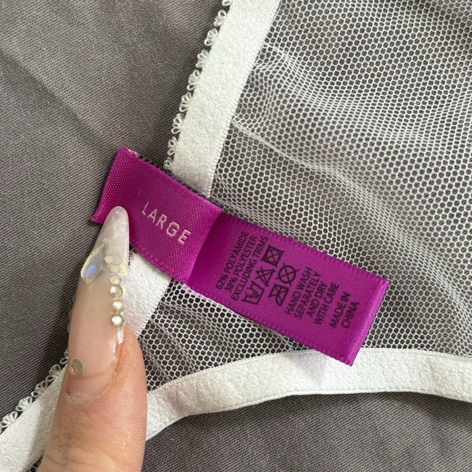 L’Agent by Agent Provocateur White Lace Bra Panty Garter Straps ...