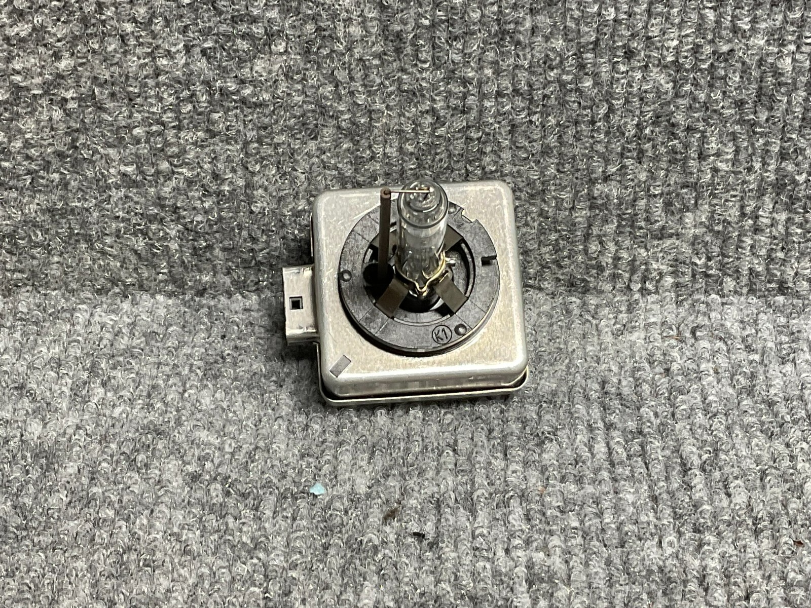 BMW Xenon Bulb With IGNITOR PN 63217217509 OEM for sale online | eBay