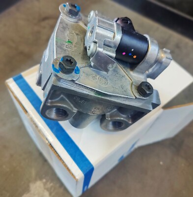 BENDIX ATR-6 BRAKE RELAY TRACTION VALVE # K078420 Volvo #85135349 | eBay