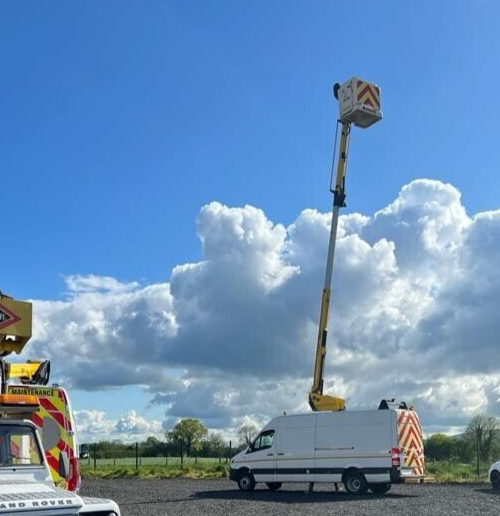 Mercedes van mounted cherry picker 2017 versalift cherrypicker MEWP ...