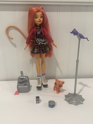 Monster High Gen3 Toralei Stripe Fashion Doll with Accessories ...
