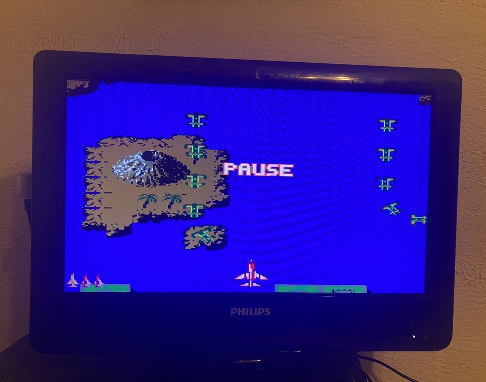 Philips 19-Inch 720p LCD HDTV w/ Remote Gaming TV 19PFL3504D/F7 *Tested ...