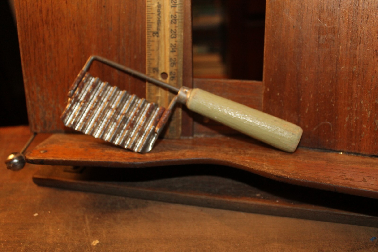 Antique Green Wood Handle Pastry Edge Pie Crimper | eBay