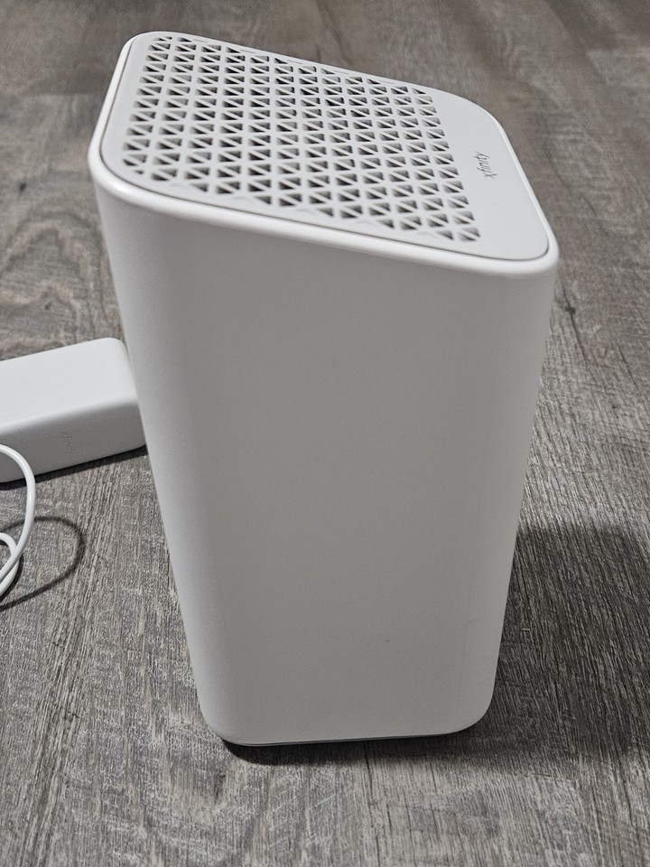 Xfinity Home WiFi Router Modem 4-Ports White XB7-CM With Power Adapter ...