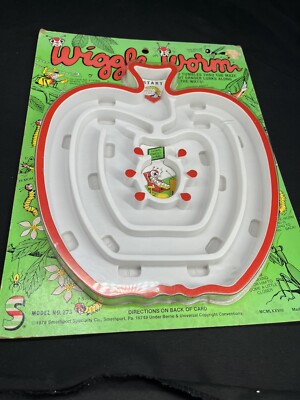 Vintage 1978 WIGGLE WORM board game maze Smethport No 273 14" jumping ...