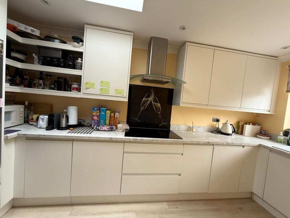 Second Hand White/Cream Wren Handless Kitchen | eBay UK