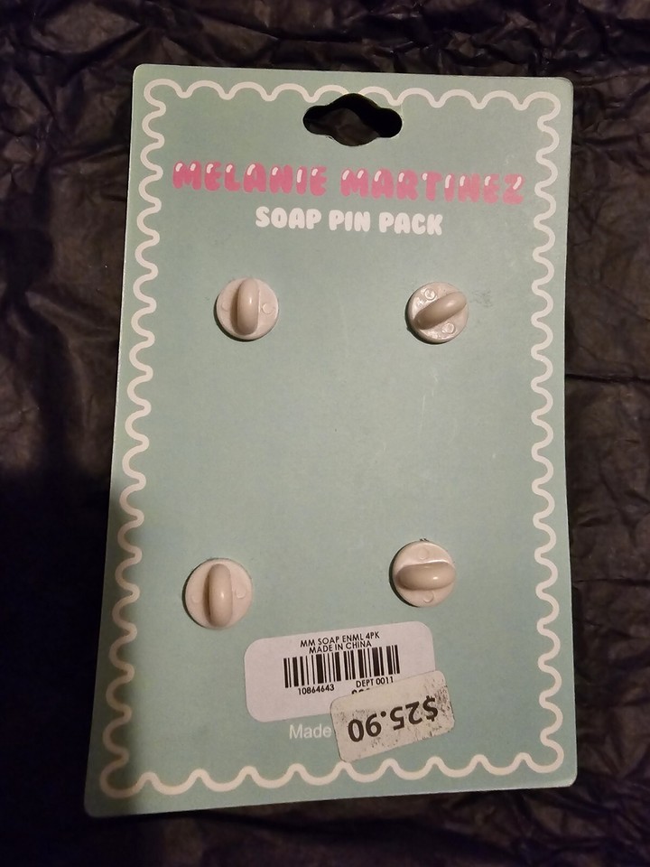 Melanie Martinez Soap Pin Pack Collection Mint 2016 | eBay