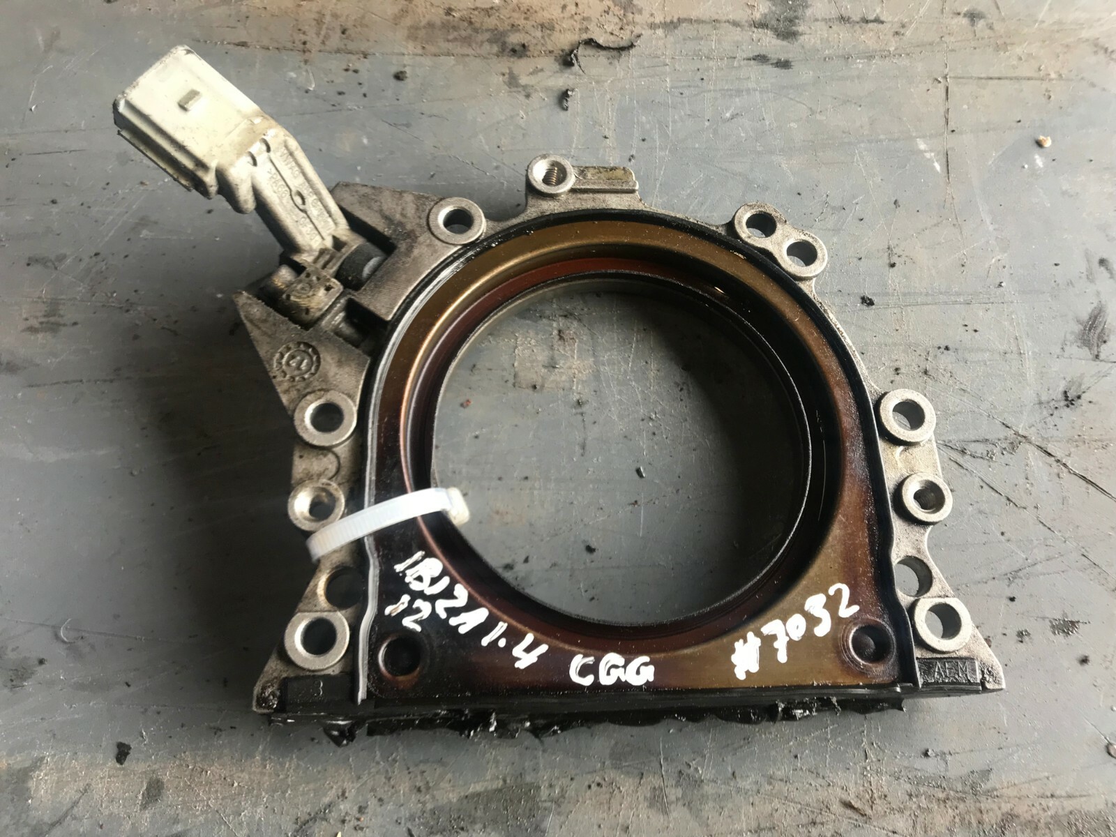 VW/AUDI/SEAT/SKODA 1.4 2008-2012 CRANKSHAFT SEALING FLANGE 036103173 ...