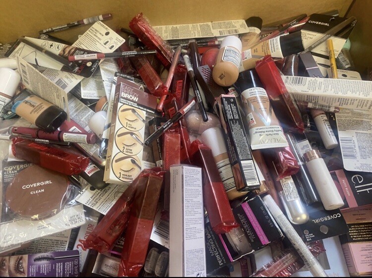 Makeup Sold In Bulk | Saubhaya Makeup