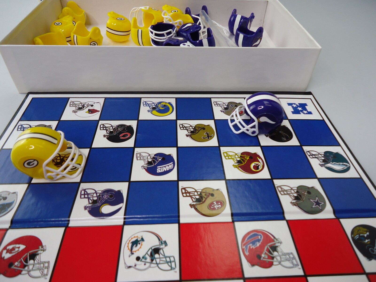Greenbay Packers Minnesota Vikings checkers game set vintage | eBay
