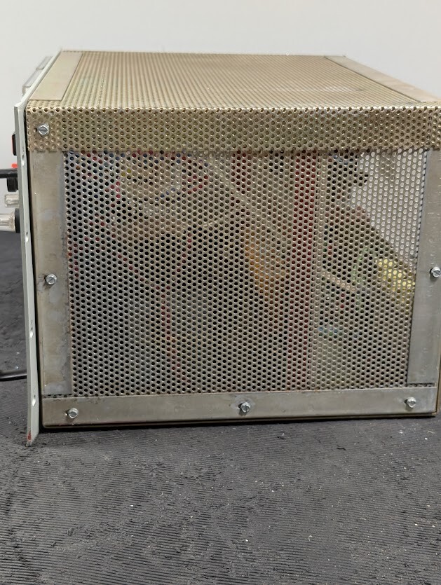 Universal Voltronics BAM-2-200V Power Supply - Untested, Signs of Use ...