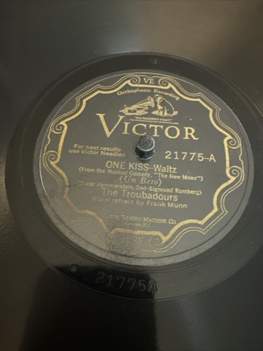Victor 78 RPM The Troubadours / Nat Shilkret - One Kiss 21775 V+ Jazz ...
