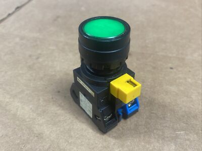Idec HW-CL10 Illuminated GREEN Pushbutton w/ HW-G10 , HW-GA1 Contact ...