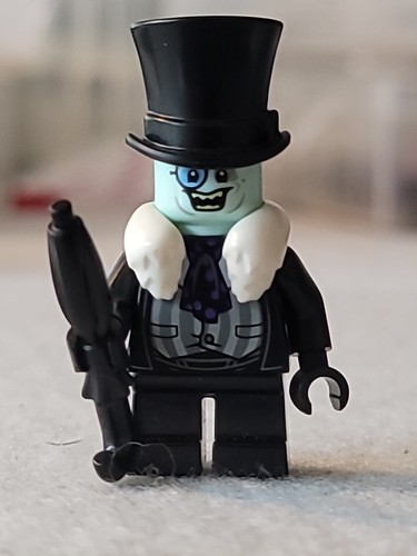 LEGO DC Comics Batman Movie Penguin Fur with Henchmen Minifigures 70909 ...