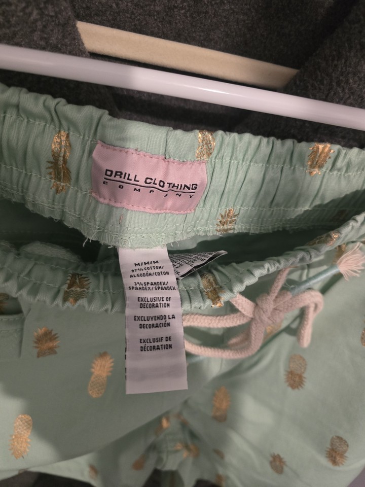 Drill Clothing Company Women's Mint Gold Pineapple Print Shorts Size M ...
