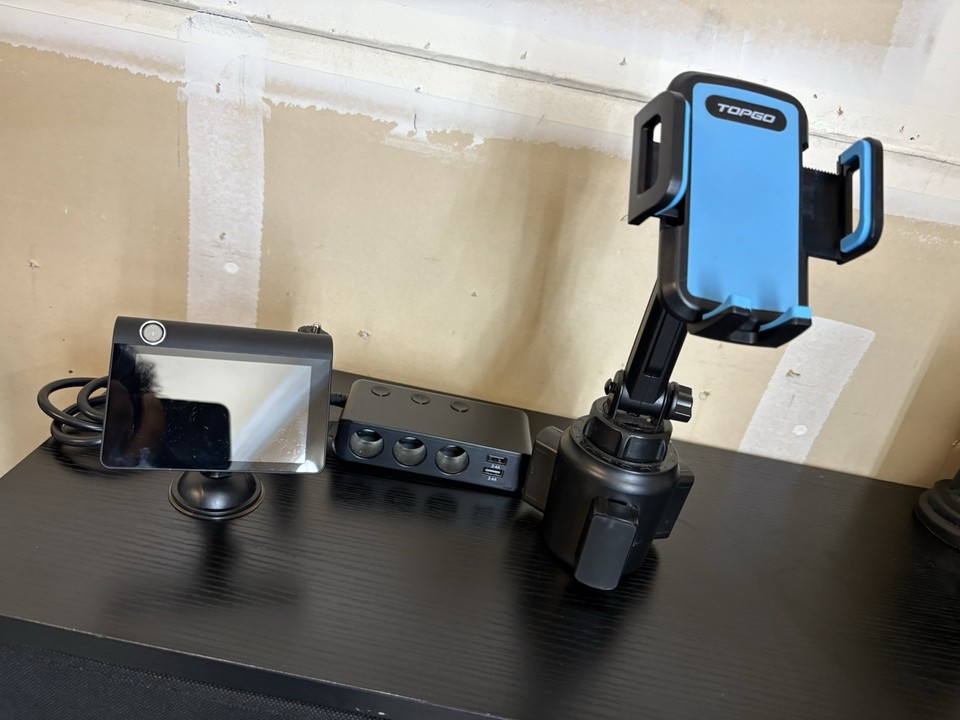 (SALE) Car Accessories DualFacing Dash Camera +V12 Power Extender USBC ...