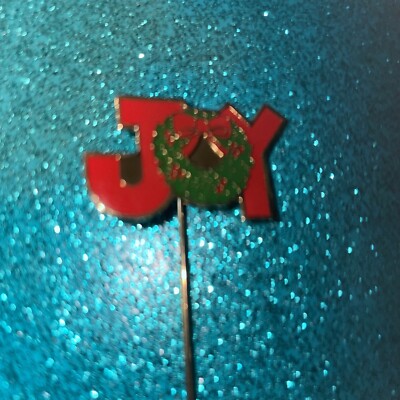 Vintage Gold Tone Christmas Joy Wreath Stick Pin Red Green | eBay