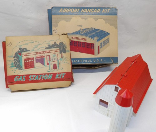 Plasticville O Scale Snap Together Airport Hanger w/box, gas station w ...