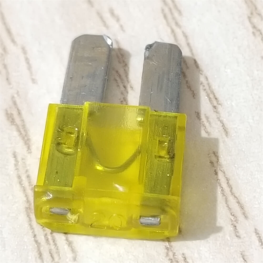 50pcs Micro 2 Blade Fuse APT/ATR Micro Two Legs Fuses 20A amp | eBay