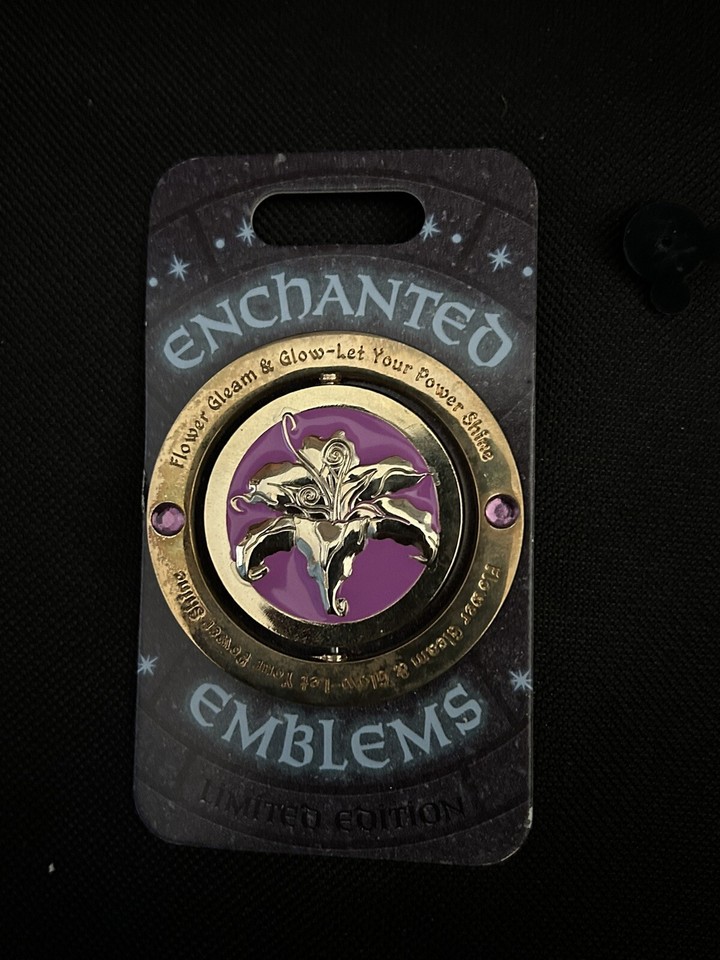 LS Disney Parks LE 3000 Pin Enchanted Emblems Tangled Rapunzel Flynn ...