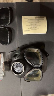 US Military M40 Gas Mask, Size MEDIUM/LARGE, w/ Carrying Case | eBay