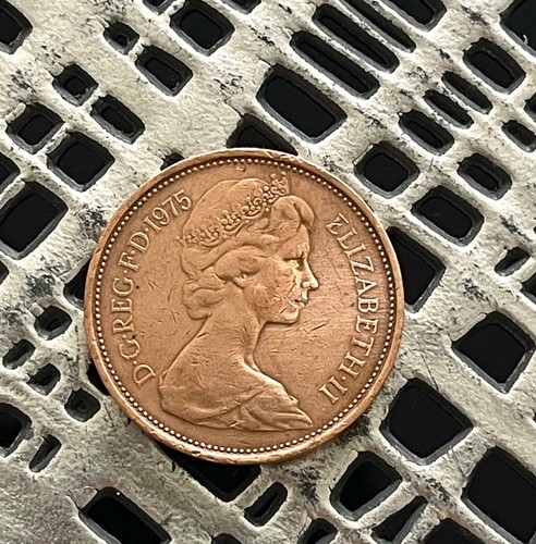 1975 2p Two Pence "NEW PENCE" Coin RARE UNCIRCULATED presented in a ...